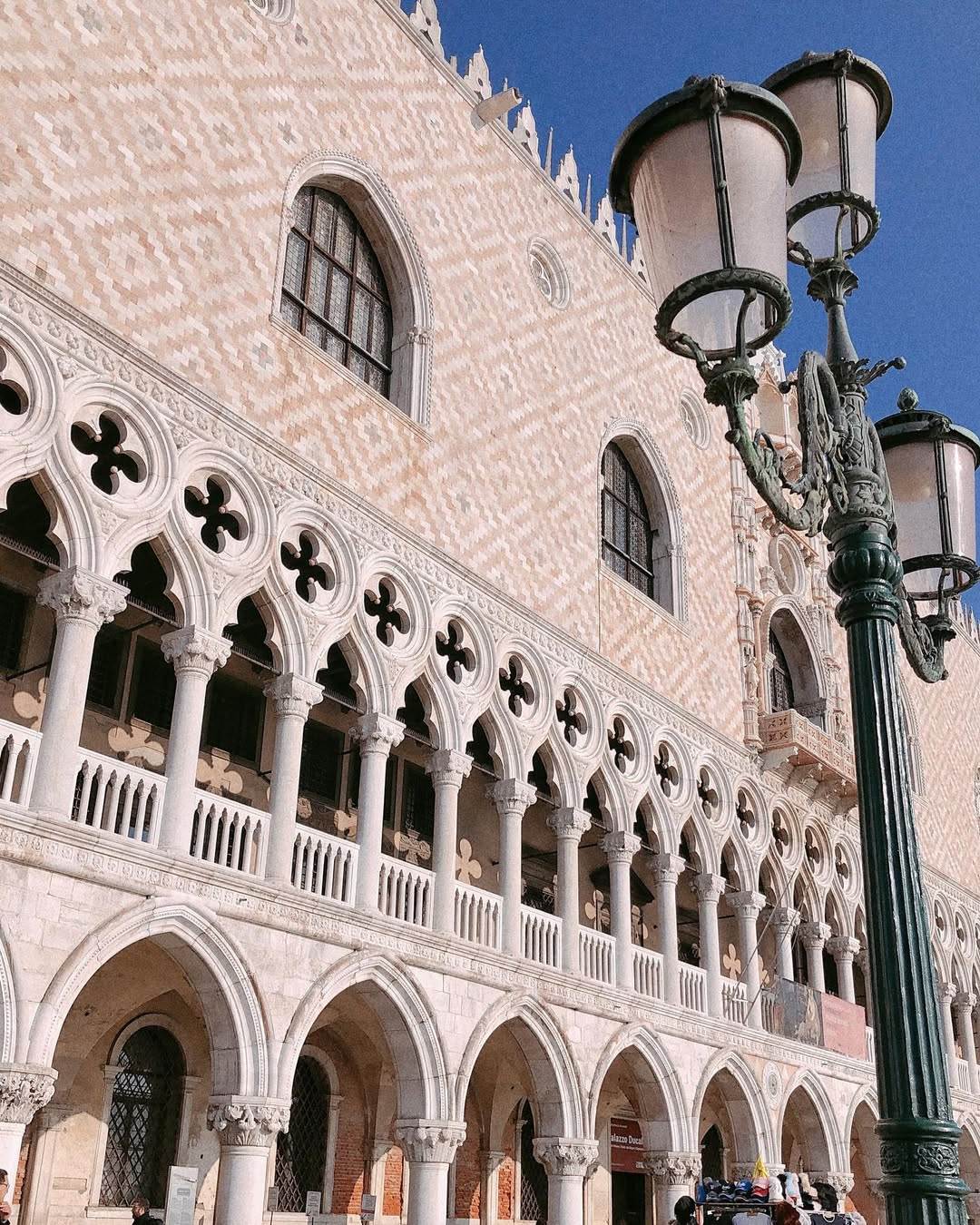 10個義大利威尼斯景點推薦！歐洲最美客廳、沉船書店、彩色小鎮-輕旅行